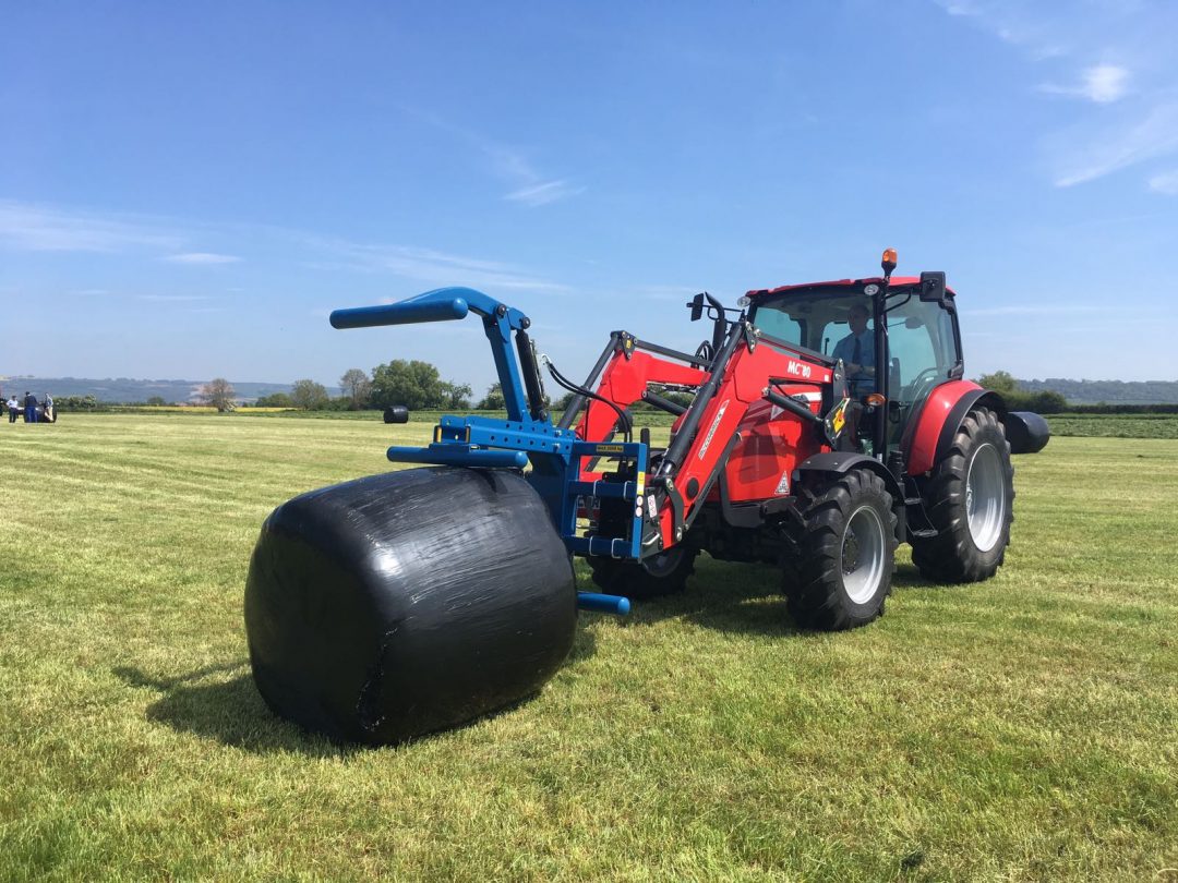 F352 Over Arm Bale Grab | Albutt Attachments